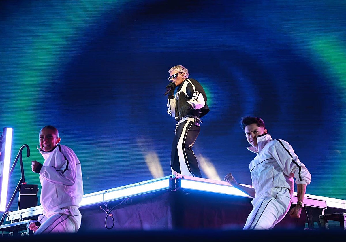 Abraham Mateo conquista Salamanca con 'Insomnio' y pone a bailar a una abarrotada y espectacular ...